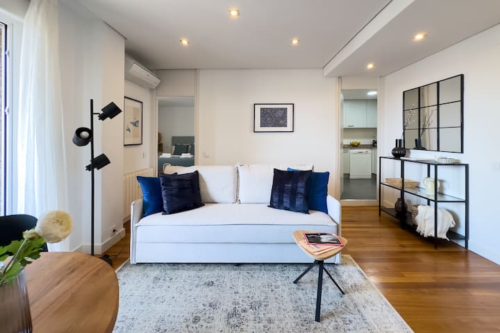 Attic + Work Area Retiro - Madrid