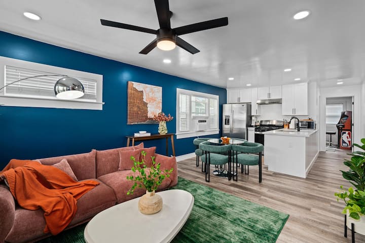 Modern Pad W/ Game Room Arcade! - San Diego