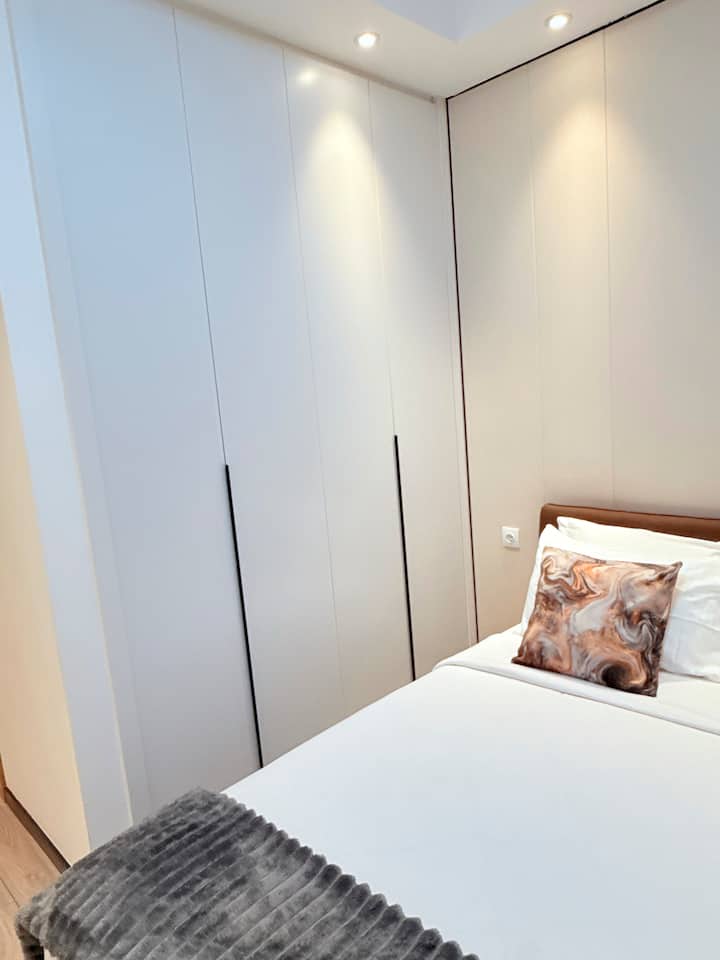 Stylish Cozy River And City View 2 Bedrooms Apart. - Kinshasa