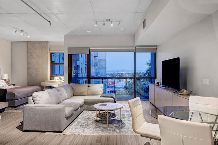 New! Loft-style Luxury Apartment - Las Vegas