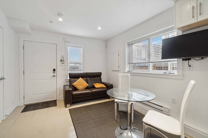 Private 1br Laneway Home! - Vancouver