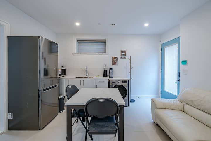 Private 2br Suite Quiet & Comfy - Vancouver