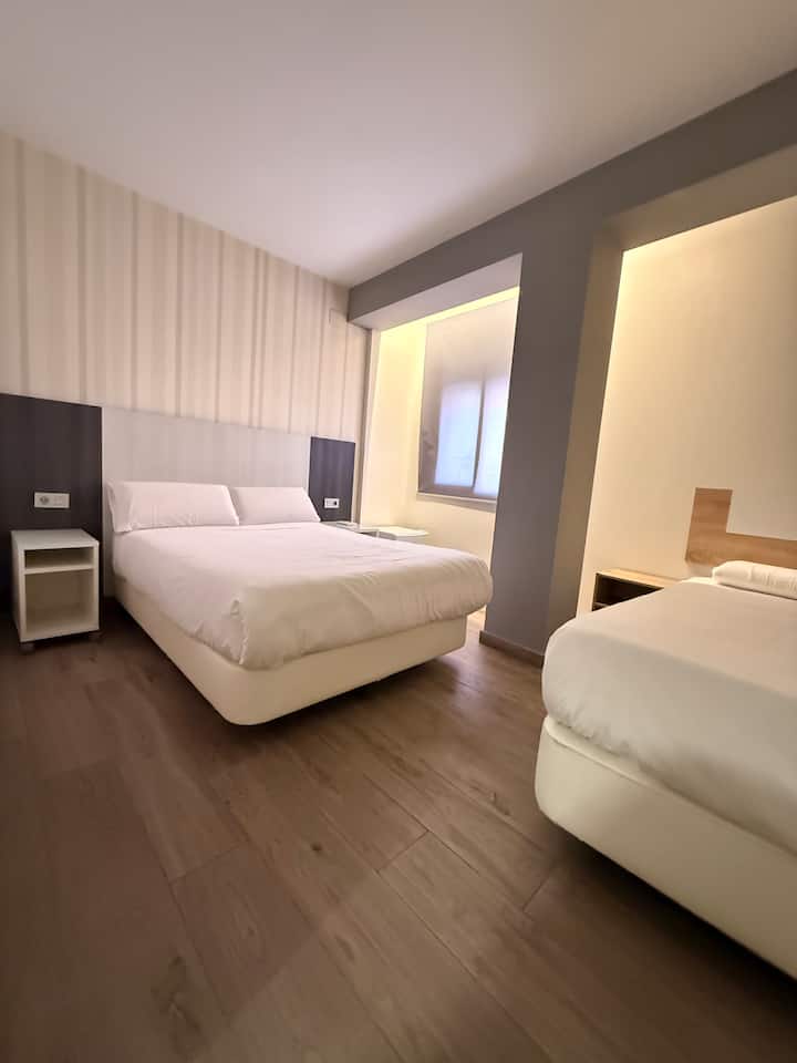 Habitacion Triple Baño Privado - Valencia