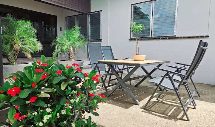 Blue Donkey - Bali Suite - Suriname