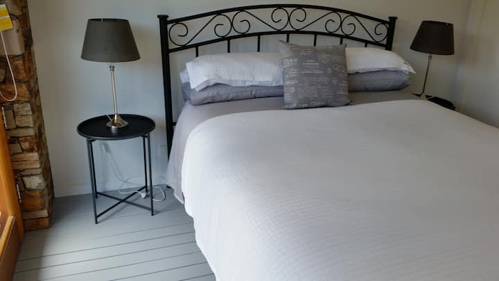 The Pool House - Mornington