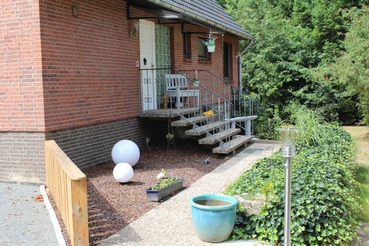 Monteurswohung: 2dz, 4 Betten, 1 Küche, 1 Bad - Behringen
