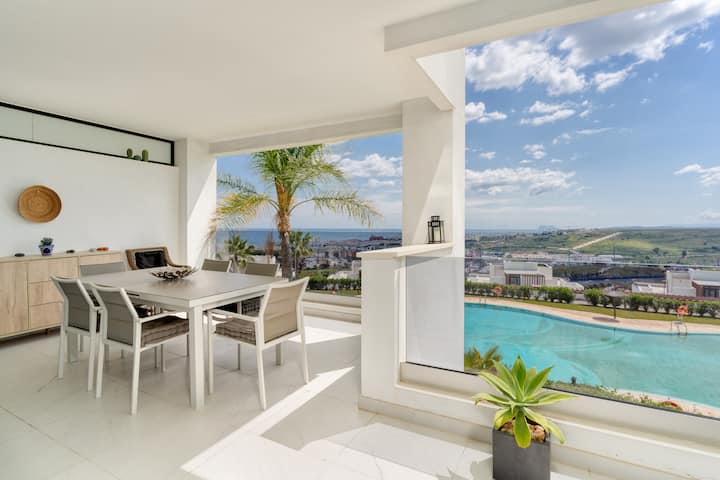 Luxury 2 Bed Apt With Sea View - Estepona