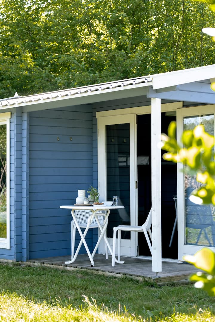 Houten Huisje Aan Het Water - Leeuwarden