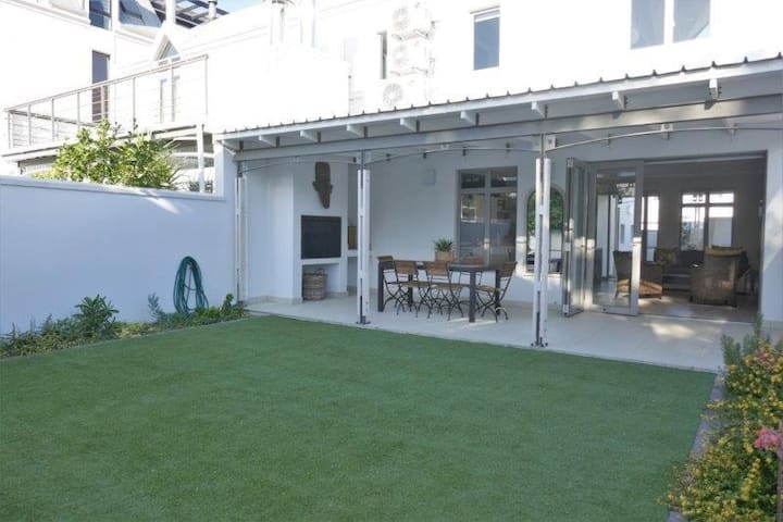 19 Van Wijk Franschhoek Central - Franschhoek