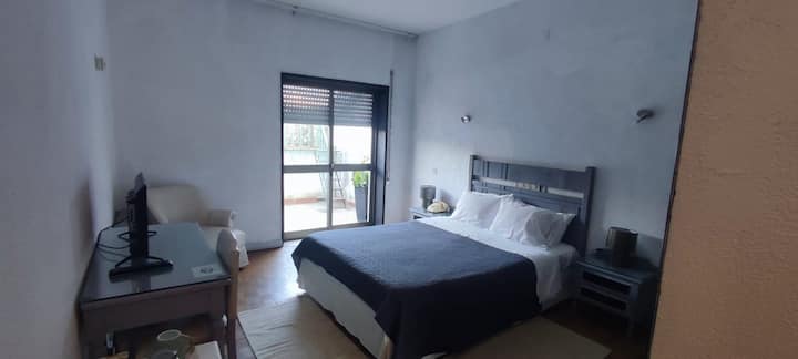 Q311 - Quarto Duplo Com Terraço - Braga