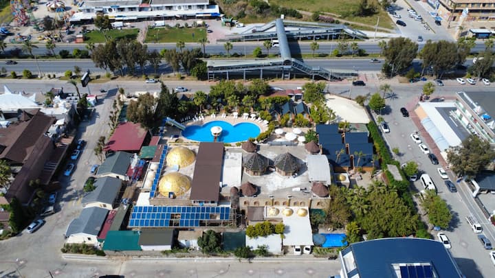 Hanzade Bungalov & Spa -Kahvaltı-havuz-plaja Yakın - Konakli