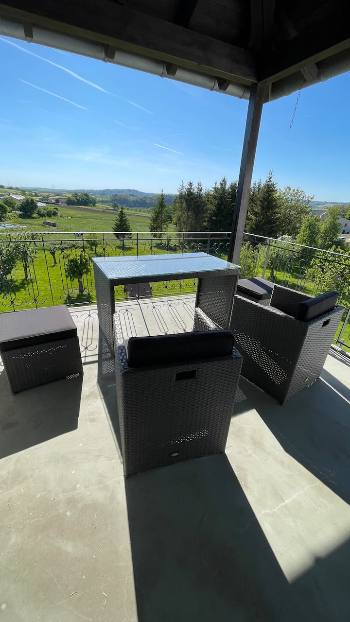 Ferienwohnung Mit Großem Balkon In Der Südeifel - Bitburg