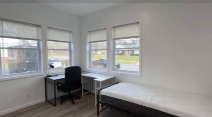 Single Rooms In Troy - Troy, NY