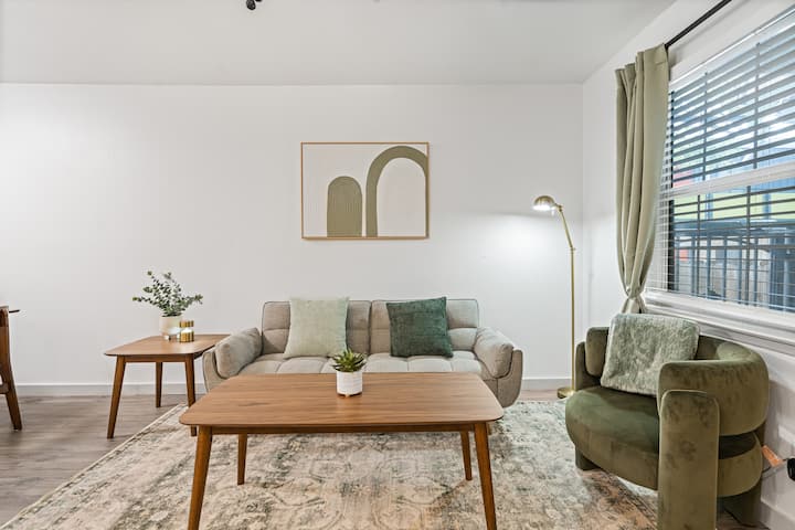 Dt Austin King Br—6th St/ut/zilker—free Parking - Austin, TX