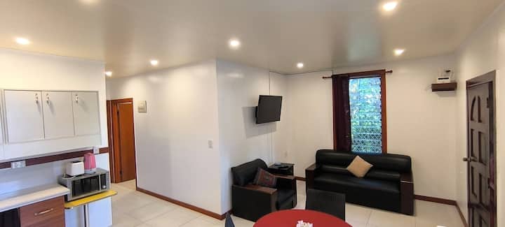 2 Bedroom | Wifi | Pool Access | Breakfast - Apia