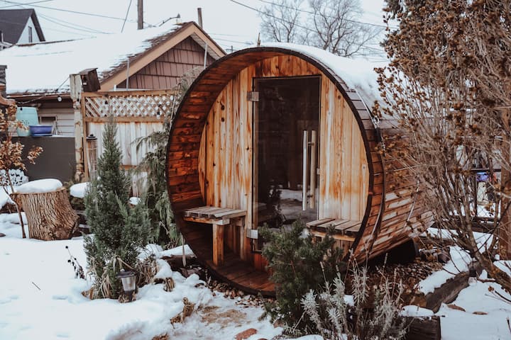 Art Cottage- In Hip Bayview - Milwaukee, WI