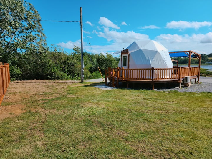 Lake Side Geodome In Lunenburg - Lunenburg