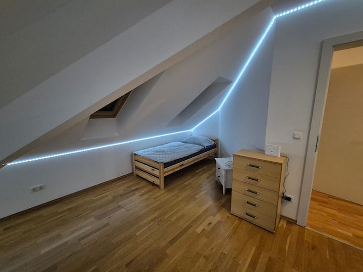 Wohnung Mit 6 Betten! - Leoben