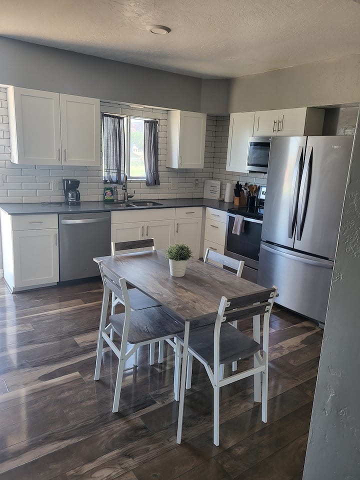 Bungalow Retreat - Cedar City, UT