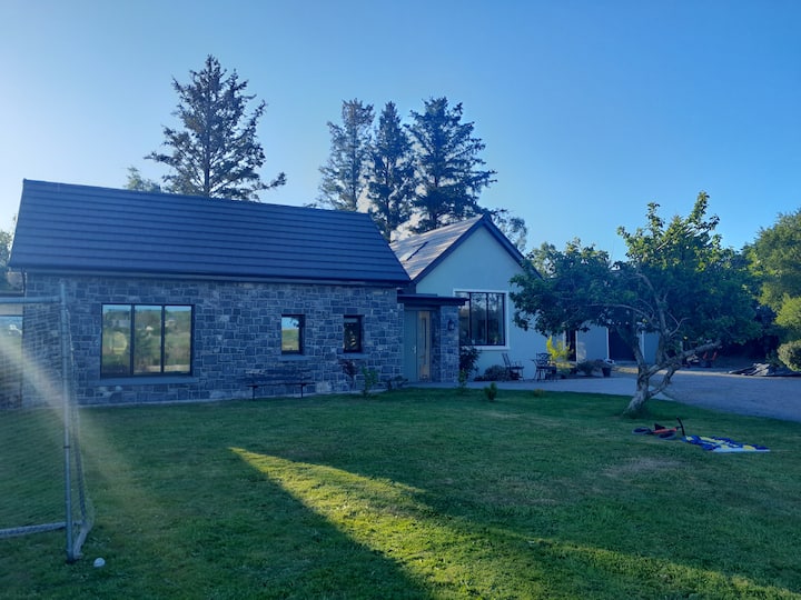 City Home In A Country Setting. 10 Mins To City. - Galway