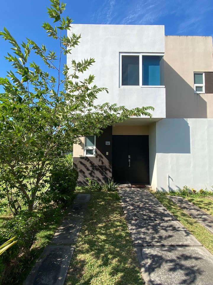 Casa Con Laguna Artificial - Veracruz