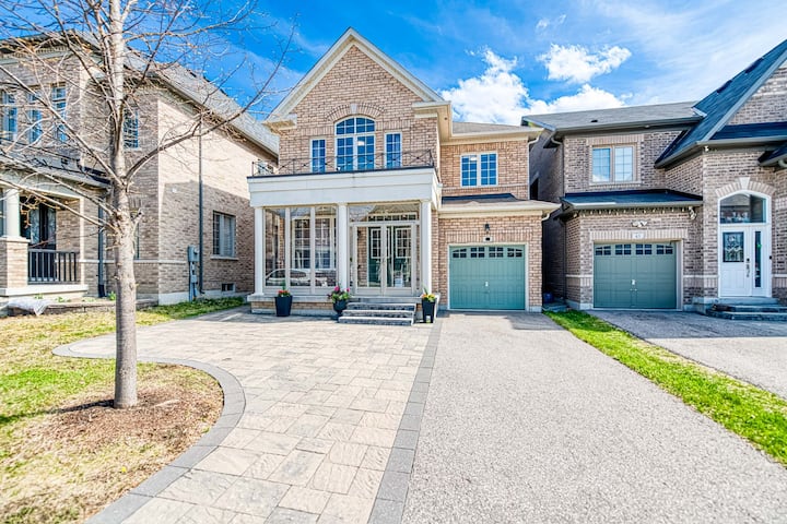 Cheerful House In Markham On - Markham