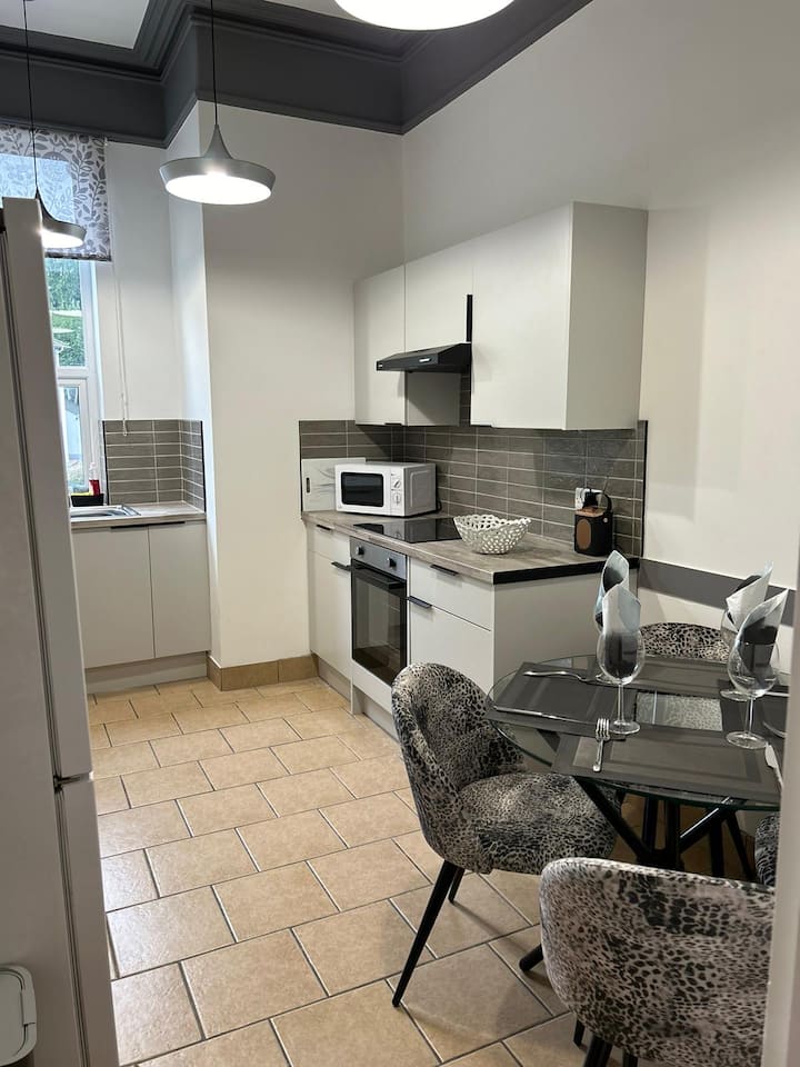 New Stunning Family Apartment - Newton Abbot