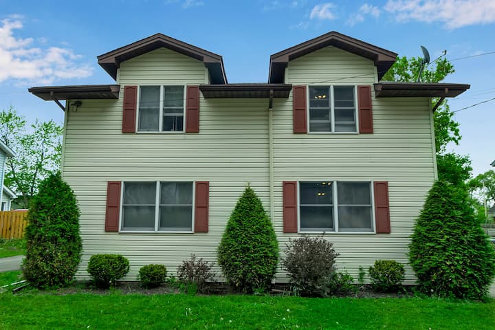 Livingston Quarters - Akron, NY