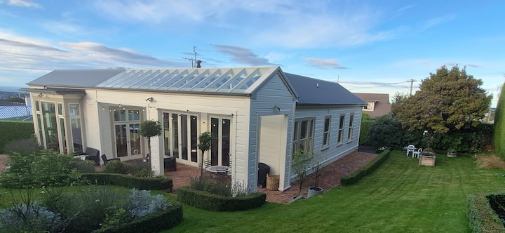 Green Belt Height (A)
1 King Size Bed
+ Baby Cot - 