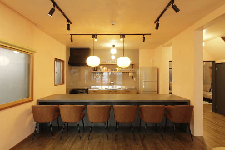 中心地、繁華街まで徒歩1分/最大12名滞在可能/150㎡戸建て/5ldk - Kumamoto