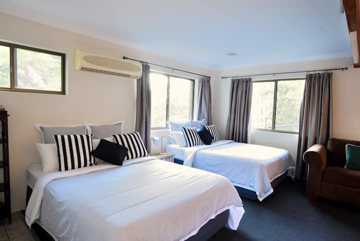 Sunshine Retreat - Guest House - Nambour