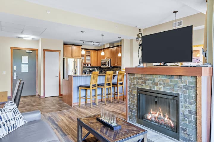 Elevated 2br Penthouse + Pool/hot Tub, Mtn Views! - Canmore