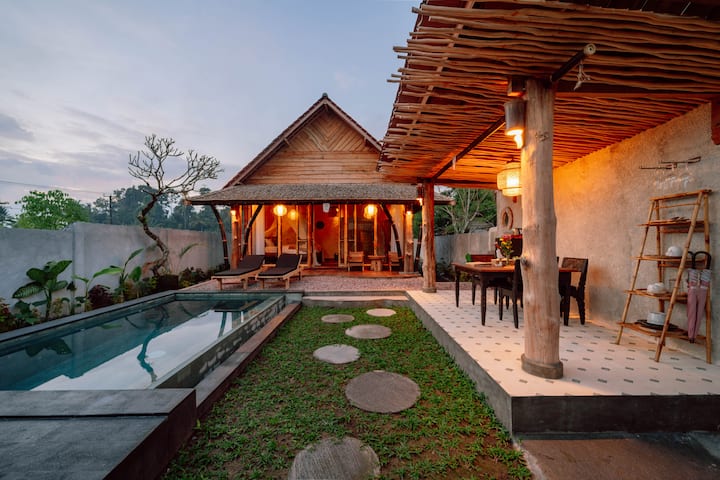 Serene Private Villa Escape With Tasty Breakfast - Sidemen