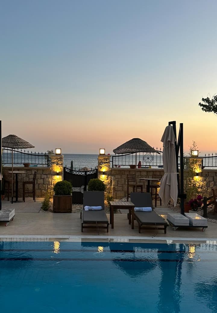 Villaseferis No:203 Deniz Manzaralı Oda - Seferihisar