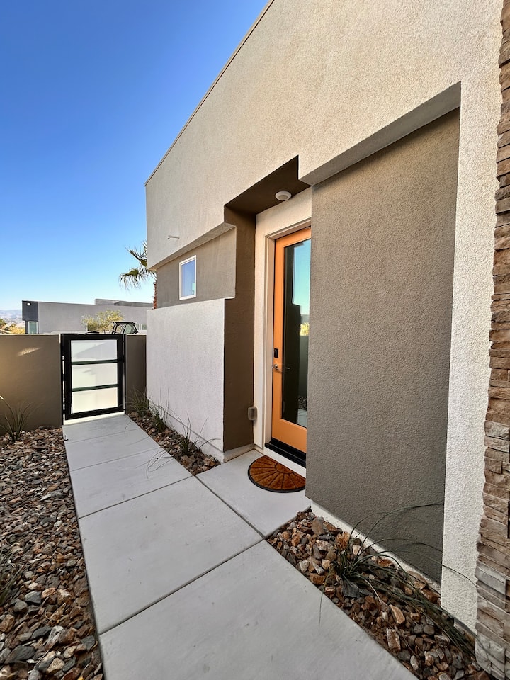 Modern Clean Casita Near I-10/monterey Palm Desert - Palm Desert, CA