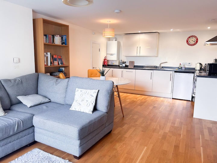 Waterside,central,view & Parking - Falmouth