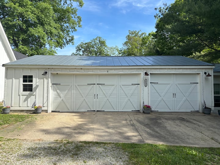 Guesthouse On Urban Acres - Indianapolis, IN