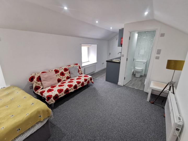 Modern High Street Studio - East Lothian Council