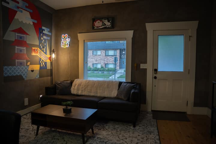 2 Bed 2 Bath, Salt Lake "Toshi" Home - Salt Lake City, UT