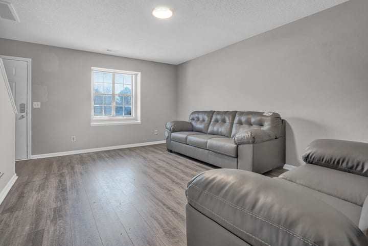 Hookerrd Travel Home By Hospital - Greenville, NC