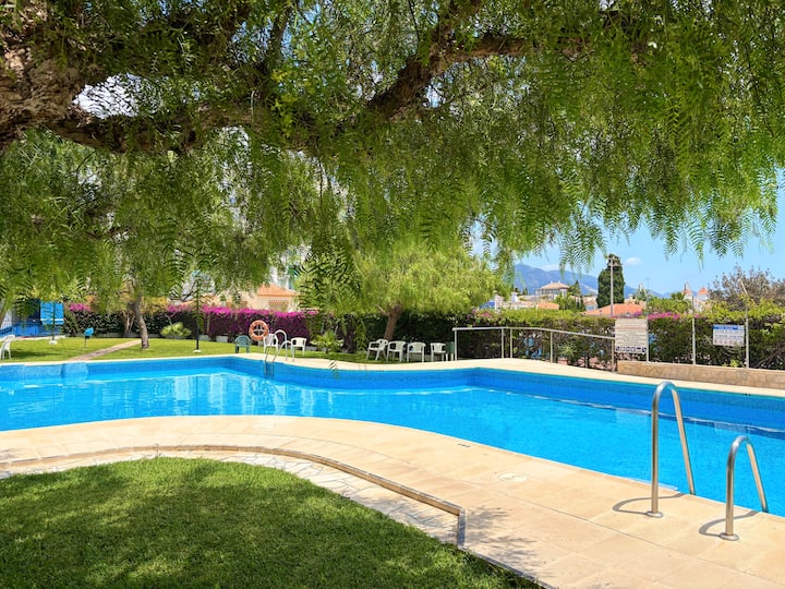 Nuevo! Con Piscina Y Jardín, Sencillo Y Luminoso. - Nerja