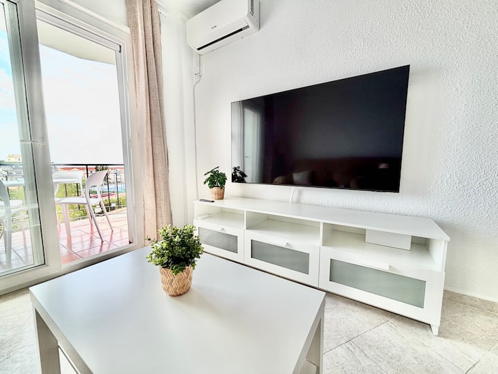 Nuevo! Con Piscina Y Jardín, Sencillo Y Luminoso. - Nerja