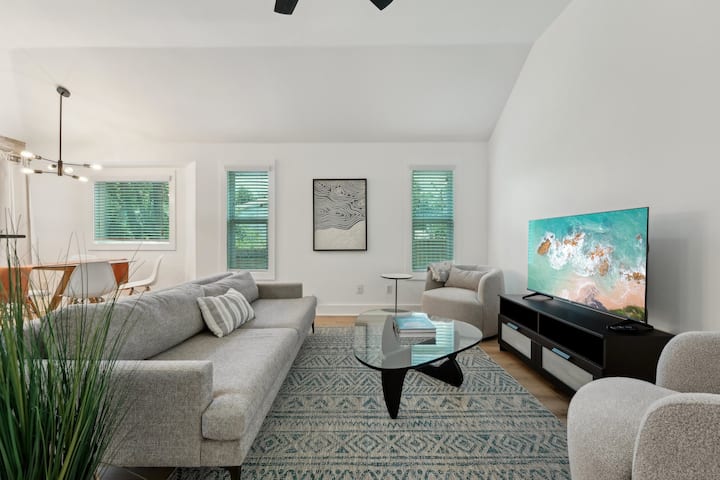 Modern Nest At Rosewood - Round Rock, TX