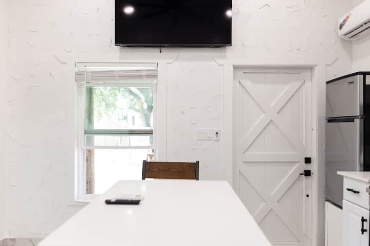 Modern Ftw Studio | + City Views - Stop 6 - Fort Worth