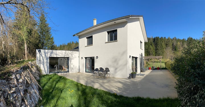 La Maison De Laura, Flo Et Hugo. - Oyonnax