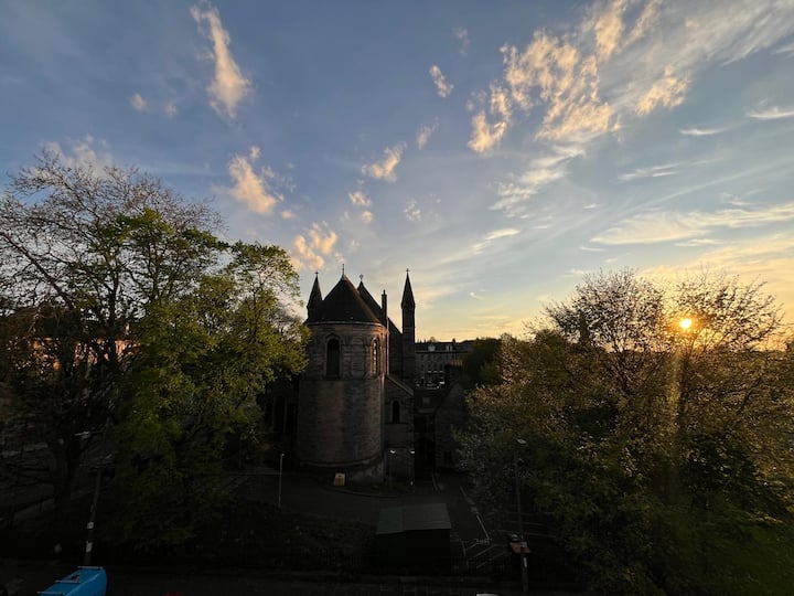 Bright Double Bedroom - Edinburgh