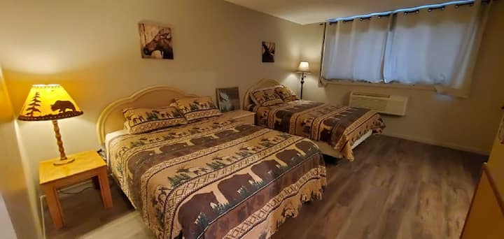 Marina Cay Condo W/2 Queens Beds - Bigfork, MT