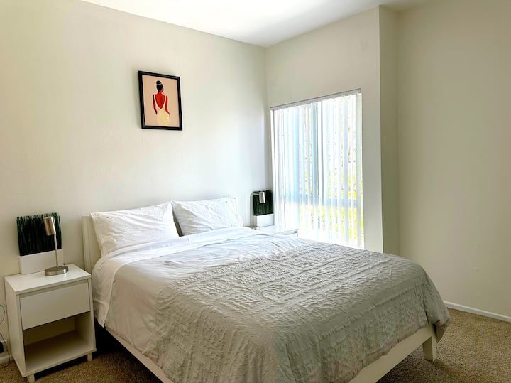 Weho Melrose Poolview 1br - Beverly Hills, CA