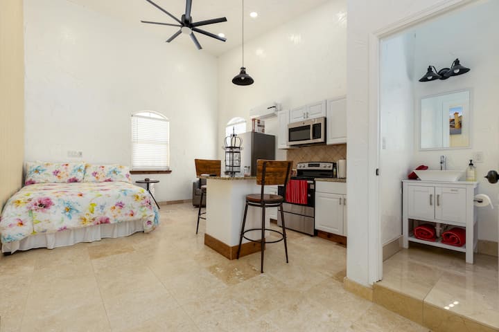 Hilltop Hideaway | Ftw Studio - Fort Worth, TX