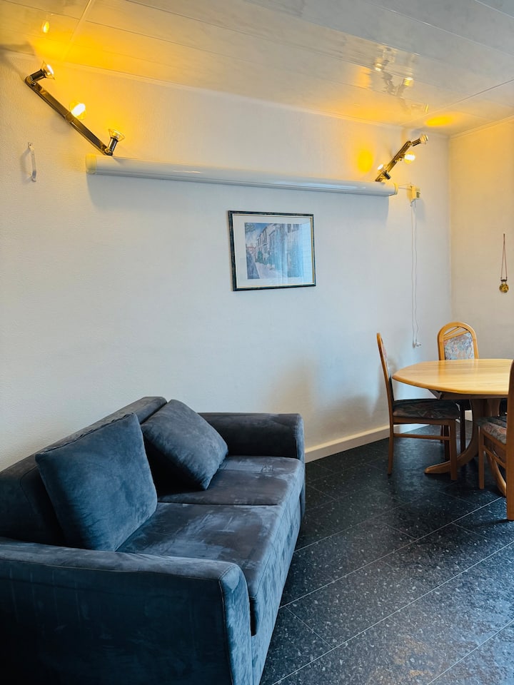 Moderne Wohnung Im Zentrum, 60m²,
ÖPnv Vor Der Tür - Hagen
